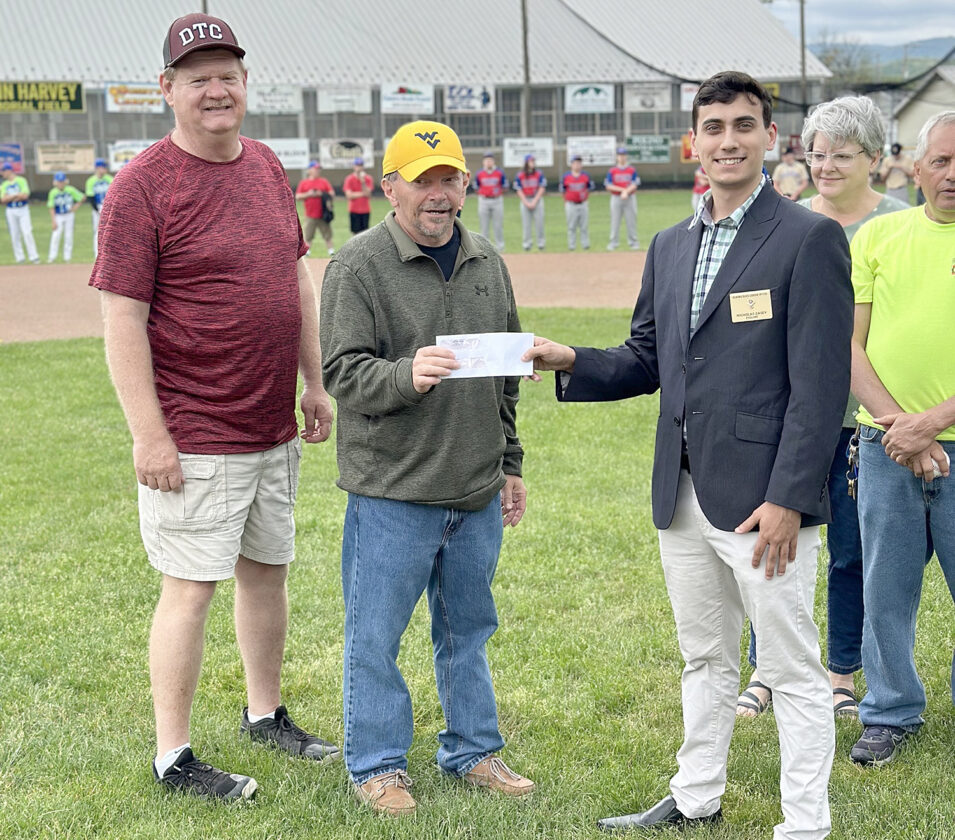Elks Lodge Donates to Babe Ruth | News, Sports, Jobs - The Intermountain